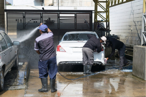 Why Choose Hand Car Washing Over Automated Systems